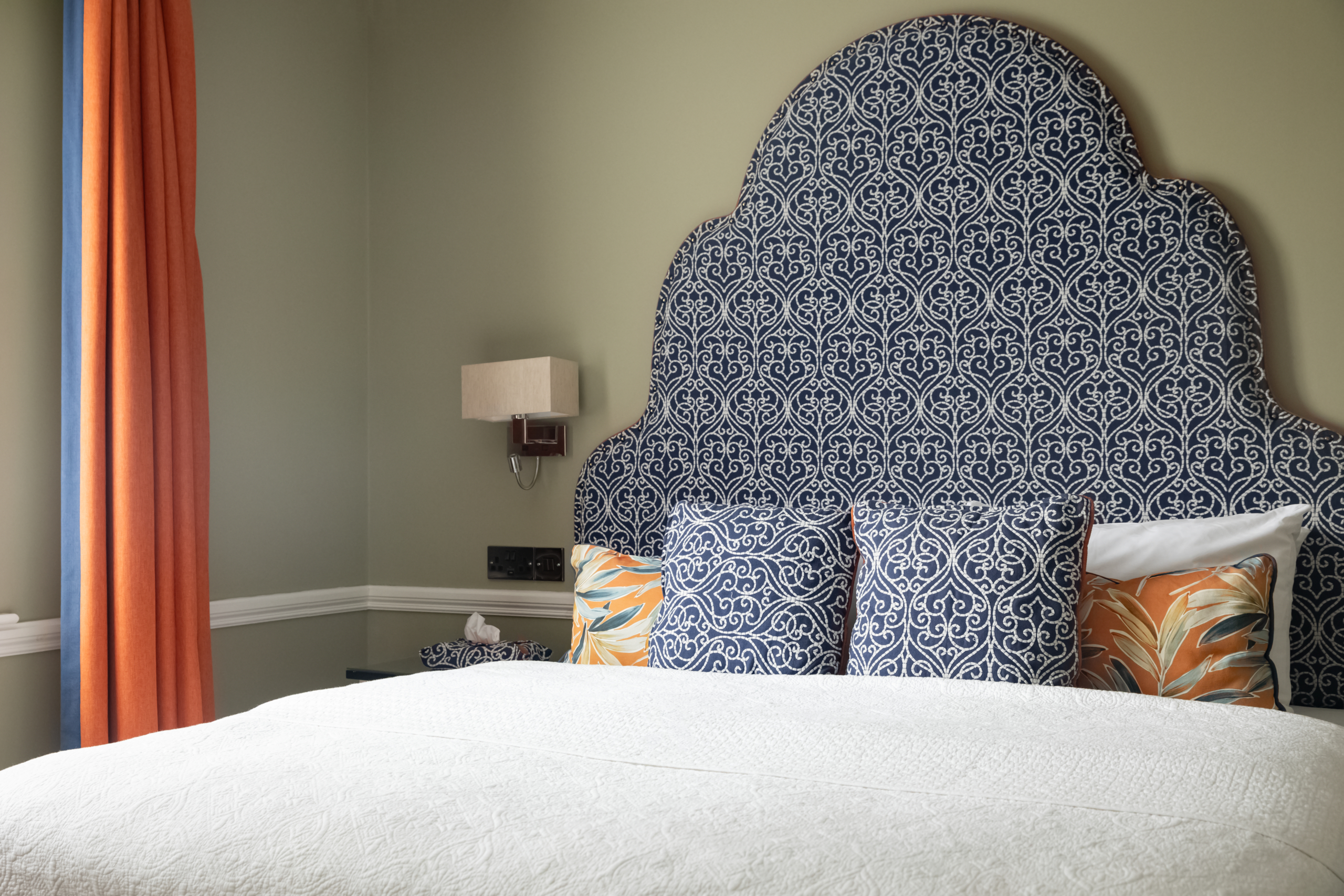 Hayes Hotel - History & Comfort in the Heart of Thurles